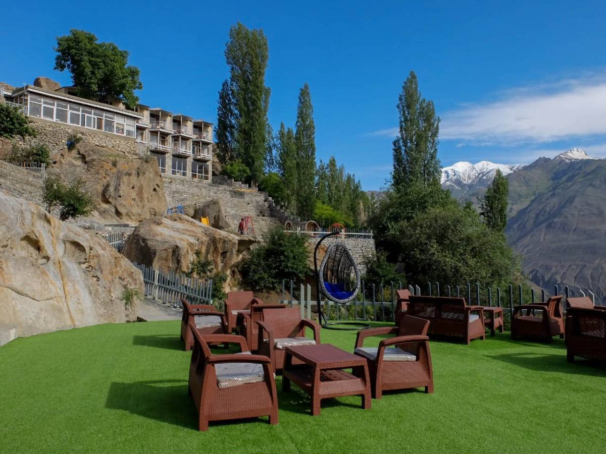 Top 100 Hotels in Pakistan - Luxury & Comfort Across Cities and Valleys