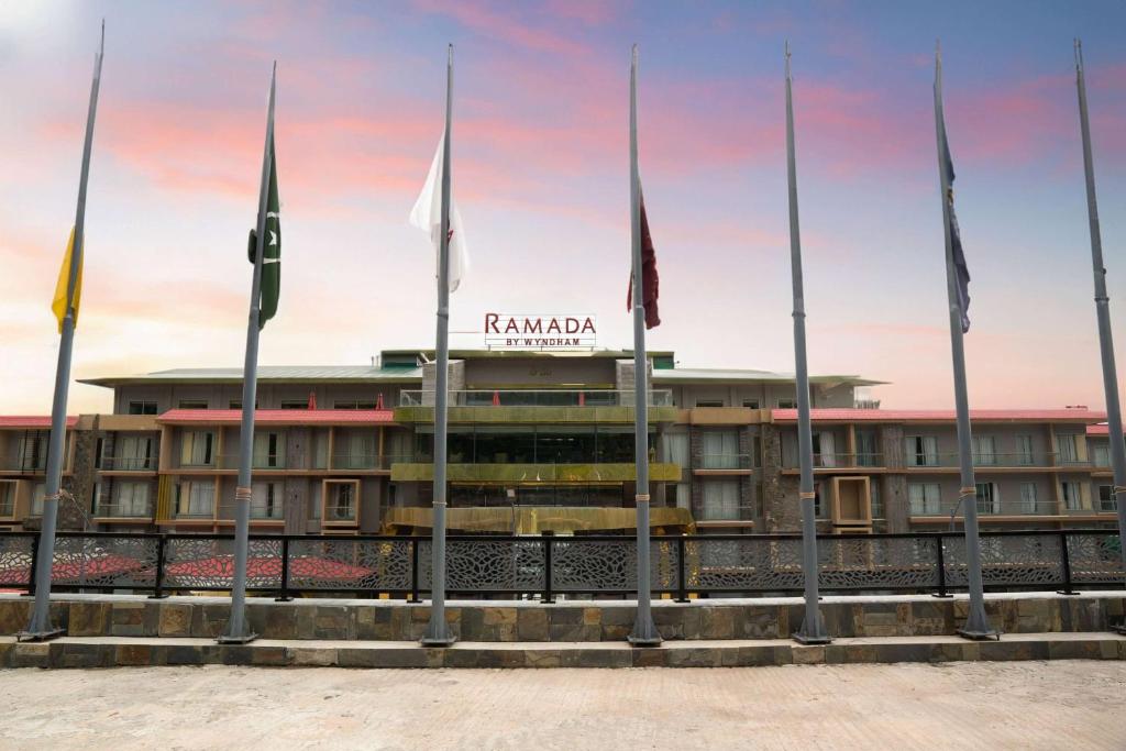Top 100 Hotels in Pakistan - Luxury & Comfort Across Cities and Valleys
