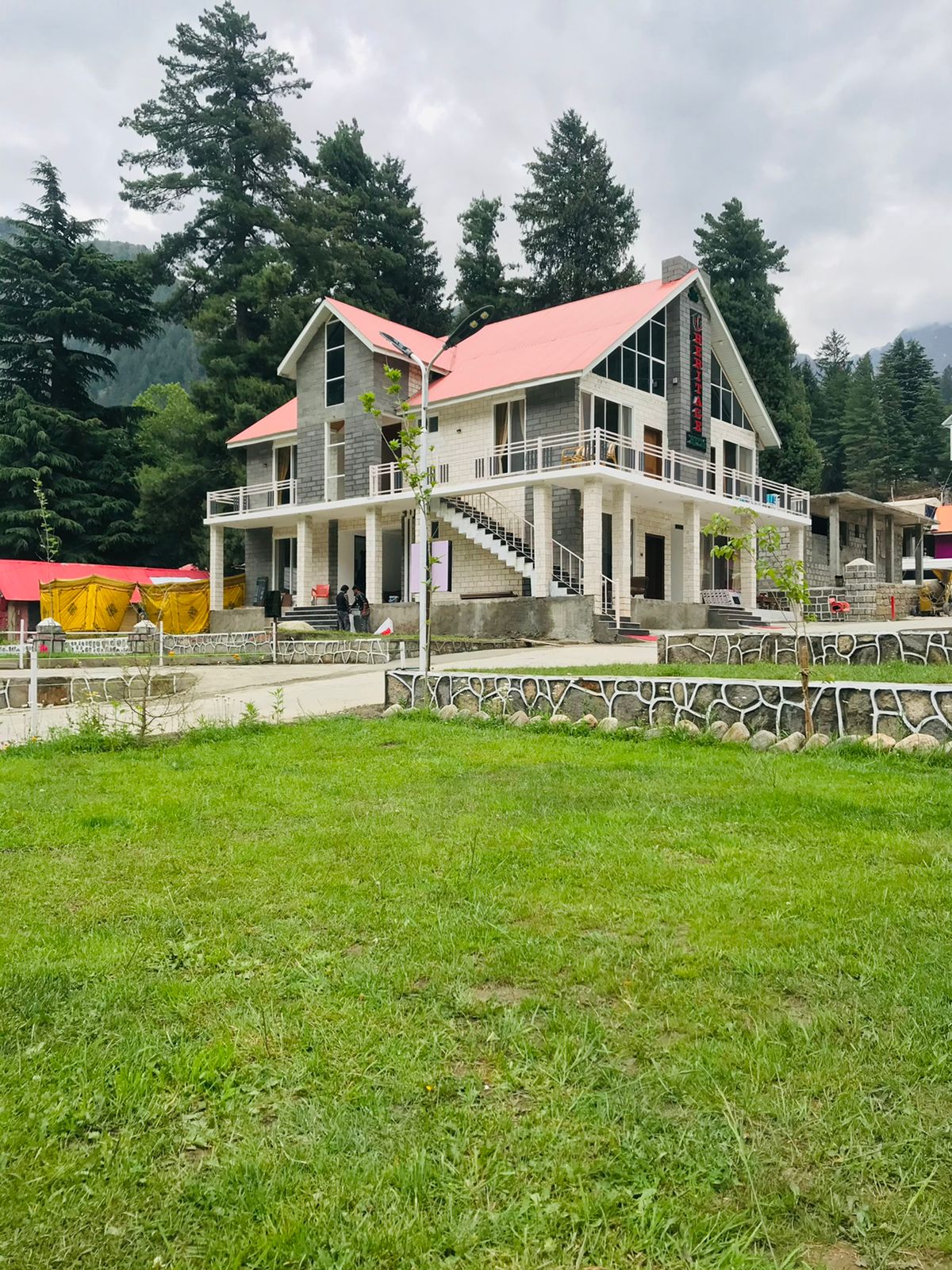 Places to visit in Naran | Hotels and Things to do